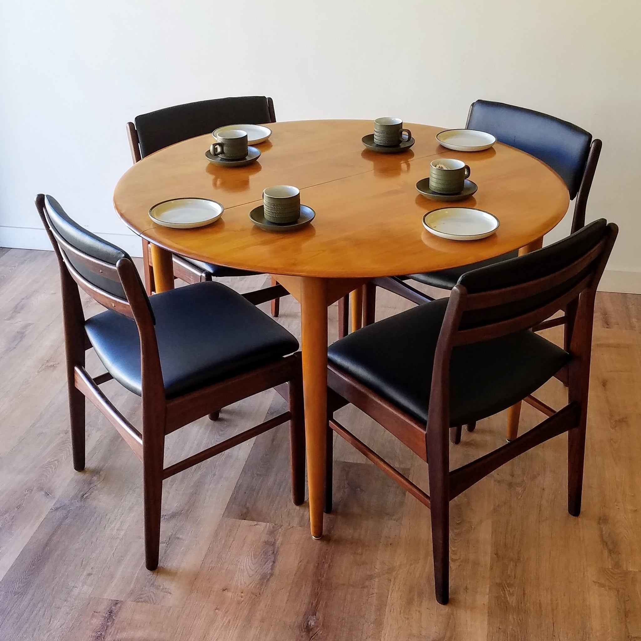 MCM Maple Round Dining Table | Seattle Vintage Furniture